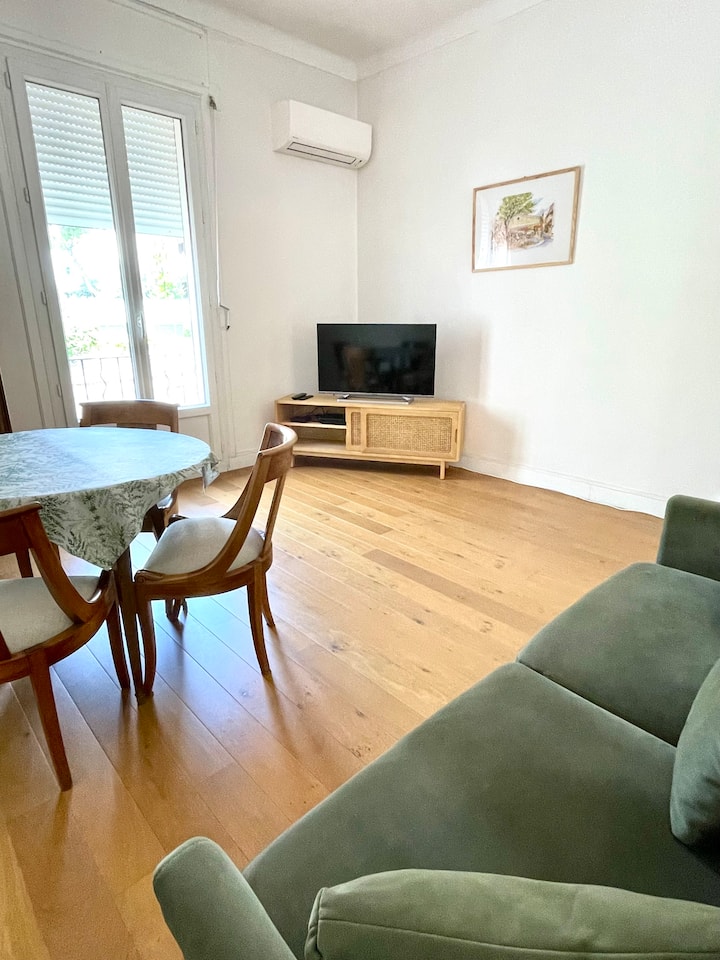 T2 Coeur De Ville Traversant, Clim Et Plages. - Antibes