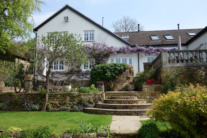 Large Luxury Home With Stunning Peak District View - Bakewell