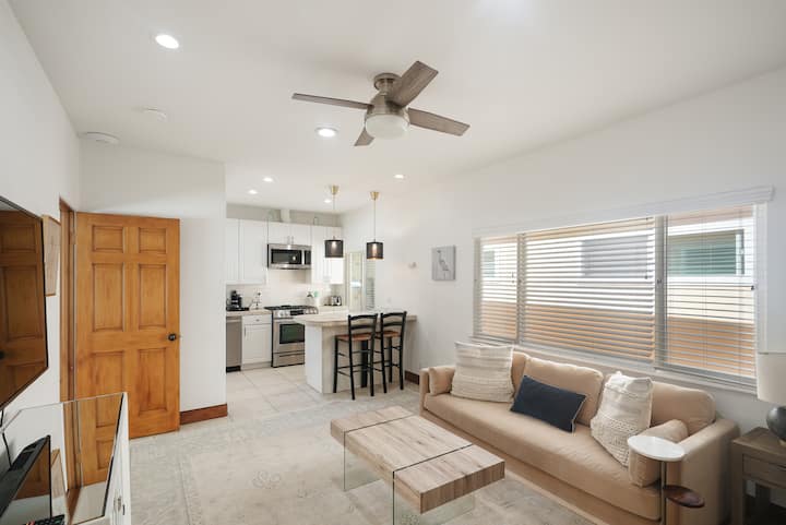 West Beach Apartment #10steps To Beach Funk Zone - Santa Barbara, CA