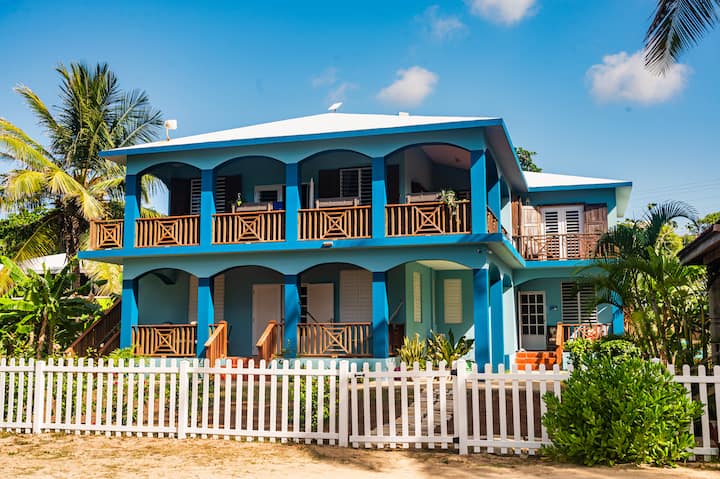 Beachfront Star Ababor Suites: Caracas - Vieques