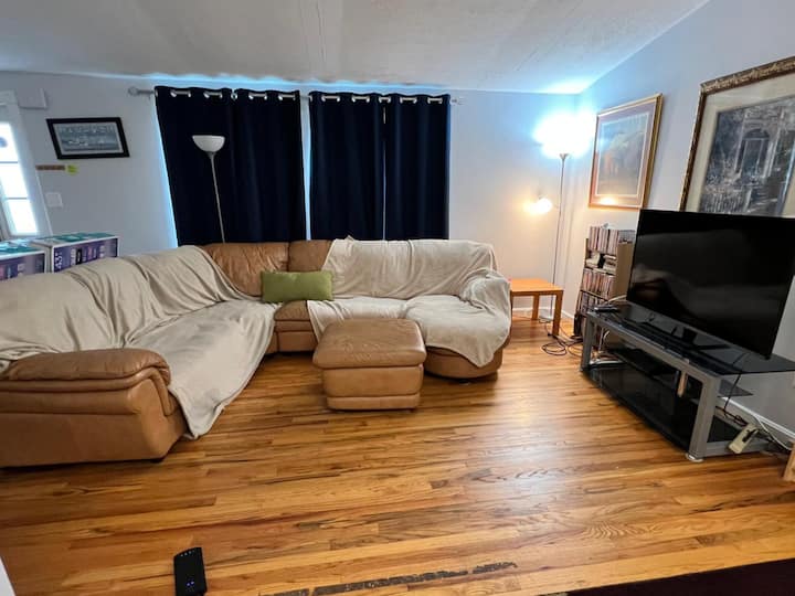 New Wiehle Metro, Queen Bed + Parking & Wi-fi - Reston, VA