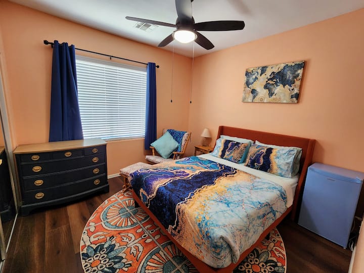 Peachy Dreams ~ Pirate Cove Private Room - Sun City West, AZ