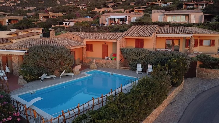 Accogliente Villetta Con Piscina E Vista Mare - Costa Paradiso