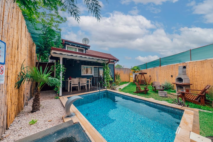 2-sıcak Havuz Ve Müstakil Tiny Bungalov - Kartepe