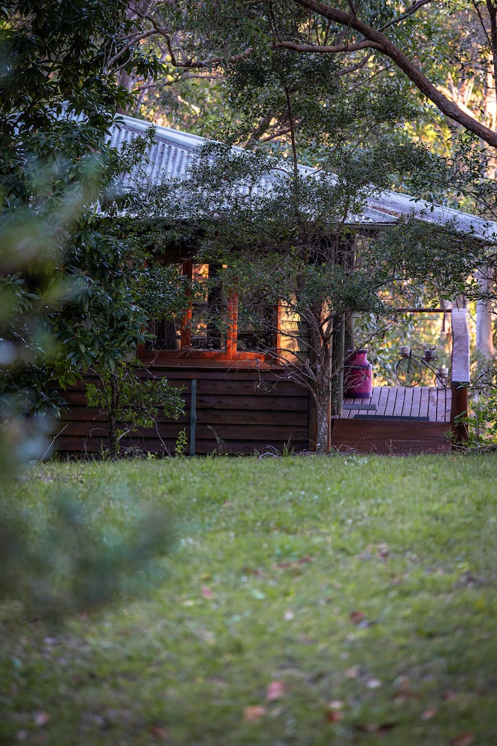 Lavender Cottage: Unwind · Breathe · Reconnect - Mapleton