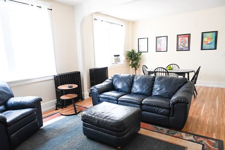 Lovely 2-bedroom Apartment In North Buffalo - Buffalo, NY