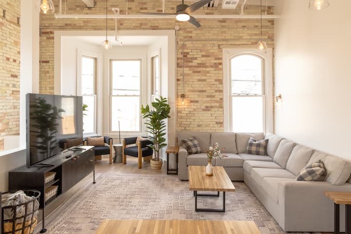 Downtown Traverse City Loft In Historic Firehouse - Michigan