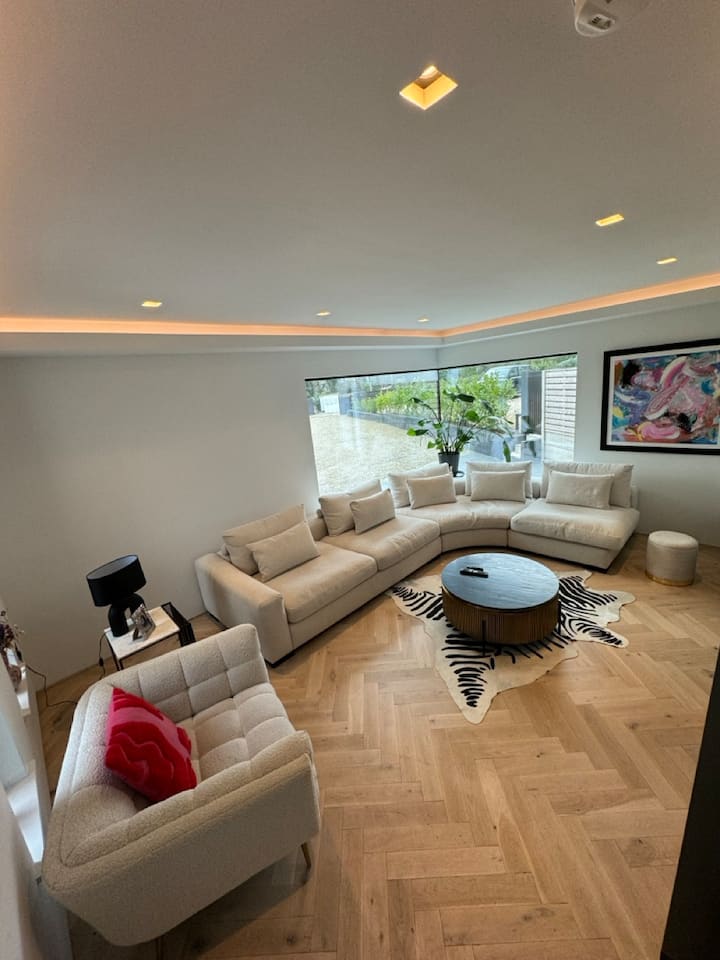 New Contemporary Luxury Home On The Hill Of Howth - Dublin