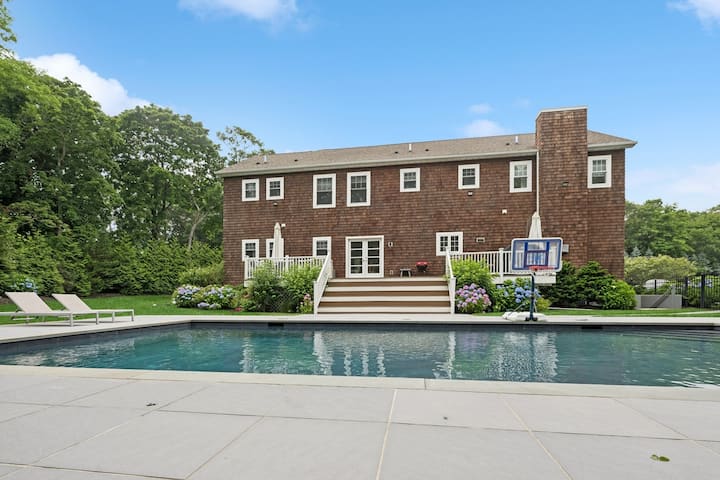 New Southampton Mega Home With Heated Gunite Pool! - نيويورك