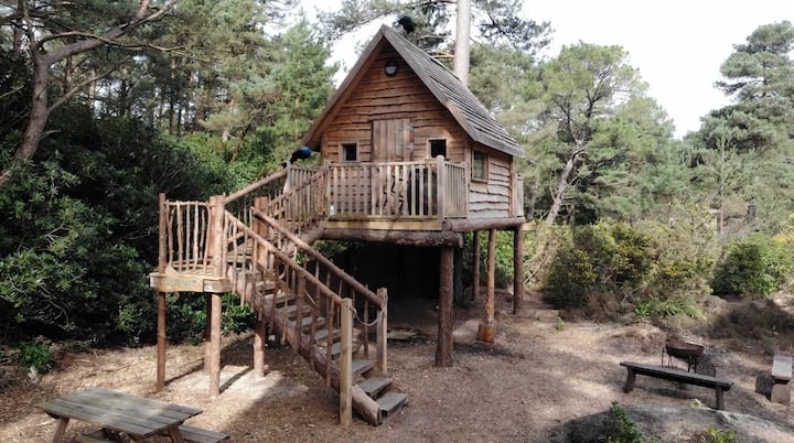 Hand Built Private Treehouse - Kimmeridge Bay