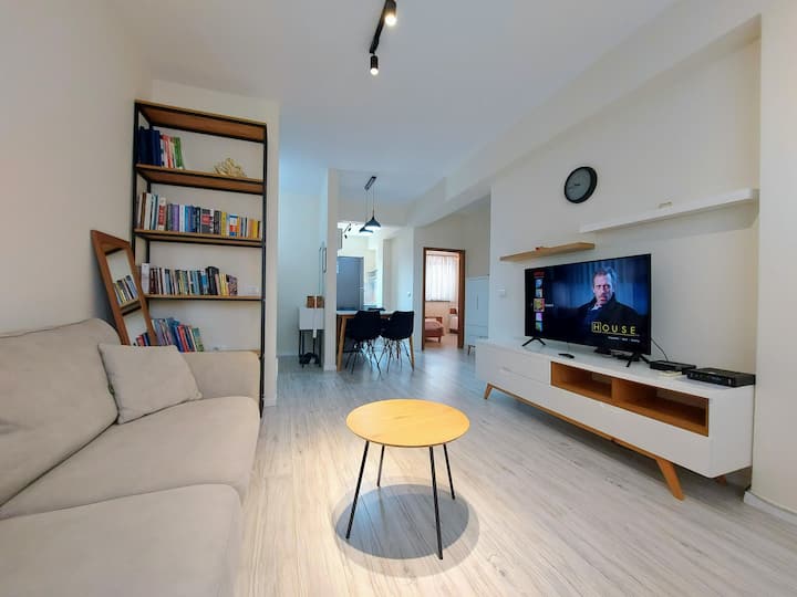 Lovely Apartment In Tirana New Bazaar(pazari I Ri) - Tirana