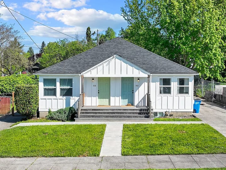 Vanadu - Downtown Vancouver Duplex Apartment - Vancouver, WA