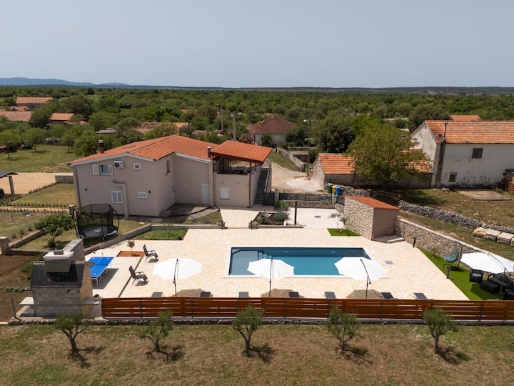 Villa Roški Slap Sa Privatnim Bazenom - Croatie