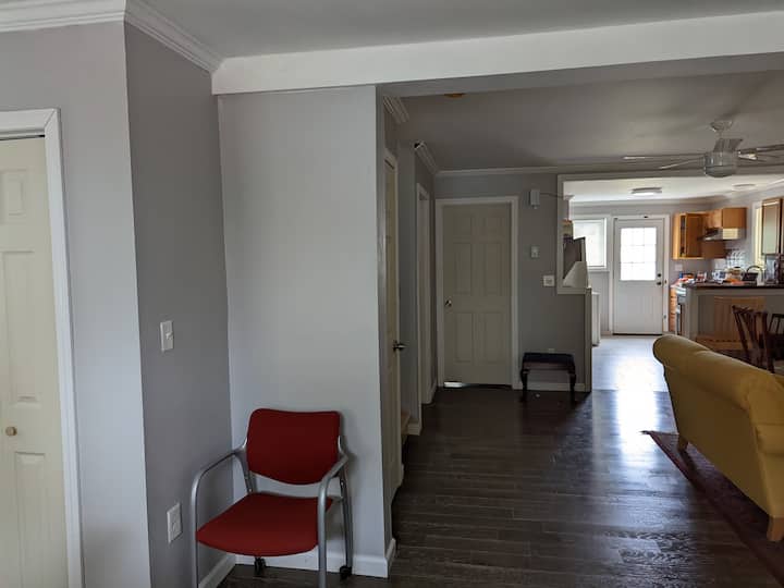 Private Room 2, Near Currier Museum And City Hall - Manchester, NH