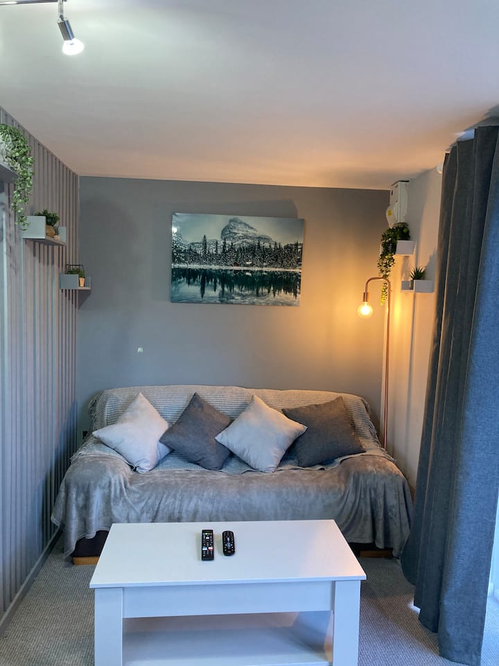 Lovely Family Space For 2 Adults And 2 Children - Ceredigion