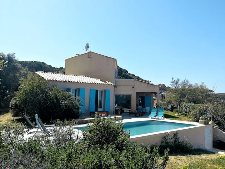 Villa Bord De Mer Belle Vue Panoramique Et Piscine - Calvi