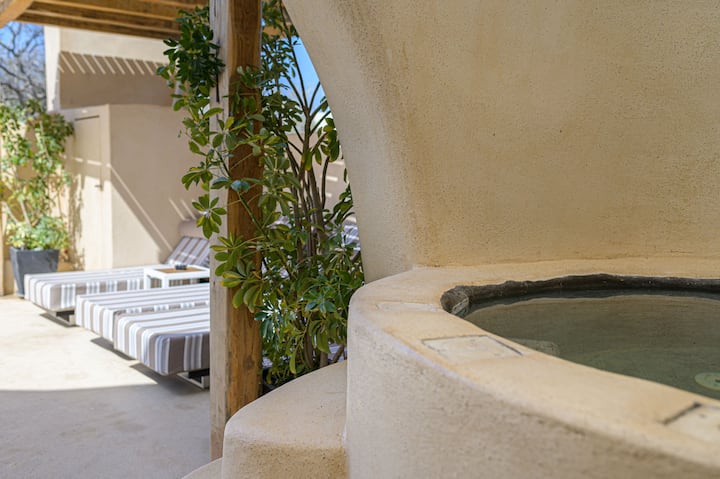 Vatos Cave House - Santorini