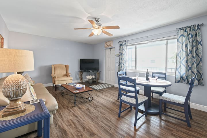 Holiday Discount | Beach Fun | Workspace | Snorkel - North Palm Beach