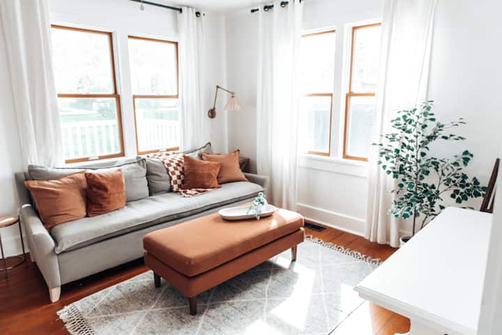 Poplar Cottage | Walk To Um | Pet Friendly - Missoula, MT