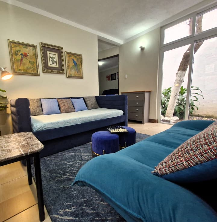 Zona 15 Casa Completa • 30 Huéspedes • 4 Parqueos - Guatemala City