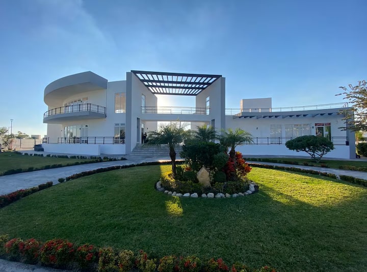 ¡Hermosa Residencia En Oaxtepec! - Cocoyoc