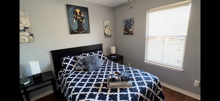 Amazing Room In Laredo + All Home Amenities! - Laredo, TX