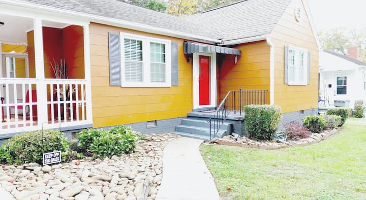 Bright & Cozy Home Near Downtown - Spartanburg, SC