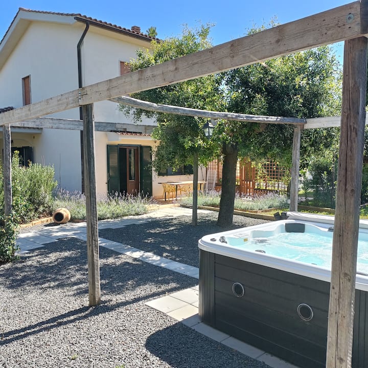 Cipressi Toscani "Macchie Basse
Guest House" - Montalto di Castro