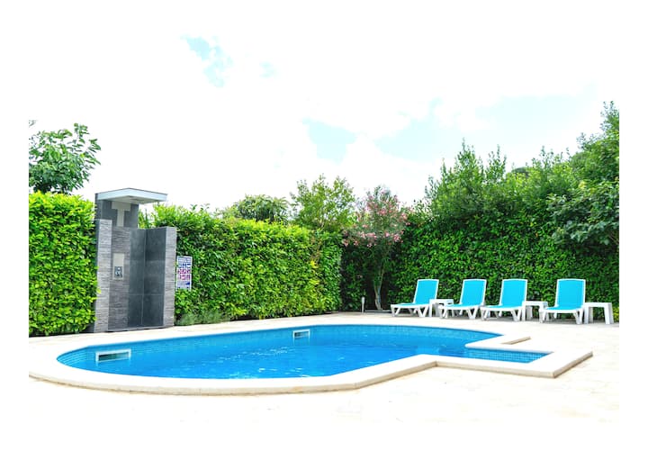 Hello Studio Apartment With Pool - Pola