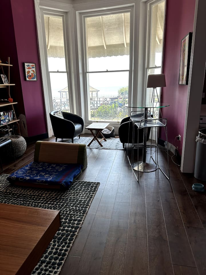 Lovely 2 Bed Period Flat With Stunning Sea Views - Hastings