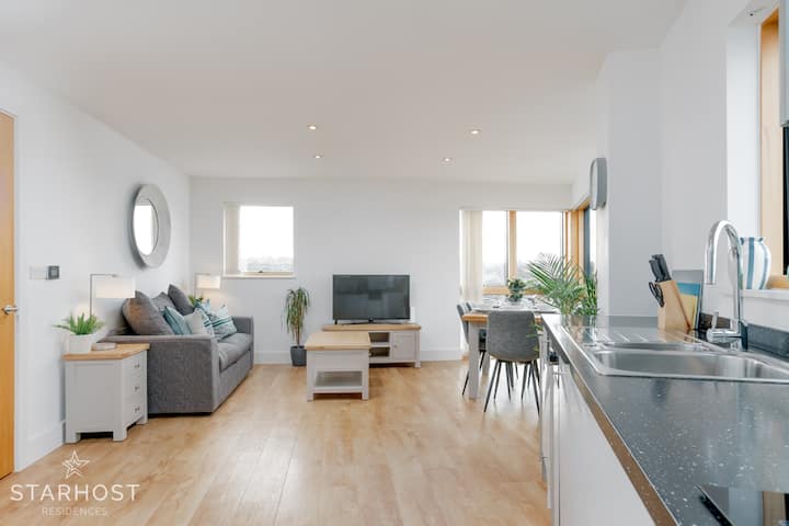 Stunning 2 Bed Apartment In West Mills, Newbury - Highclere