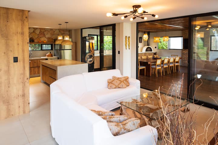 Casa 07 Suítes Praia Do Forte - Reserva Sapiranga - Brasil