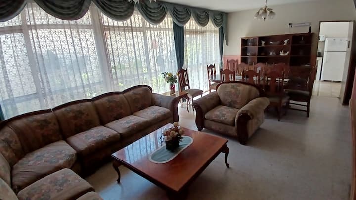 Casa De Los Rivas, Aa,  Amplia Y Muy Bien Ubicada - Tepic
