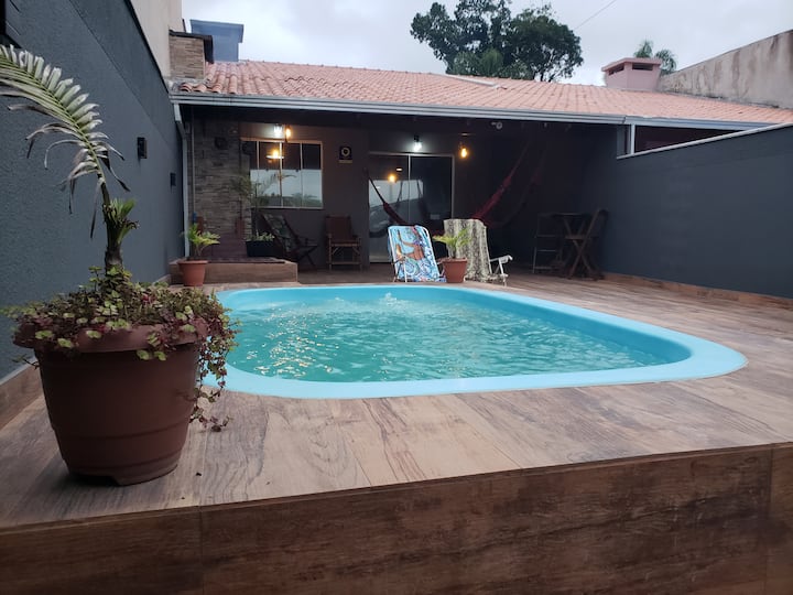 Casa Agradável Com Piscina A 450 Metros Da Praia - Itapoá