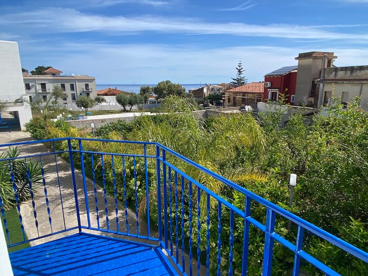 Saint Nicholas Cove Petite - Santa Flavia