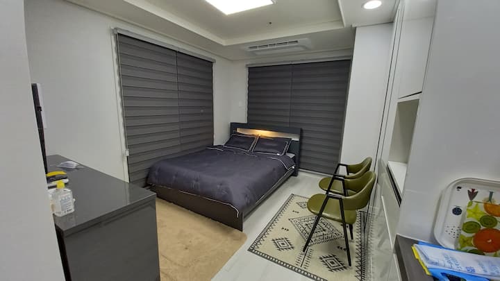 운서역 신축 풀옵션 레지던스 호탤/무료주차/넥플릭스/롯데마트/다이소/인천공항/롯데마트820 - South Korea