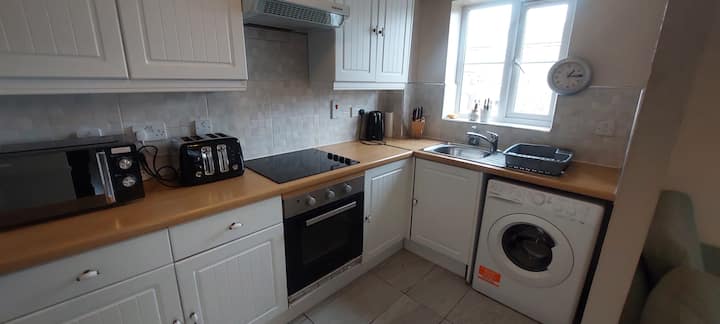 1 Bedroom Apart, 3 Beds, North London, Sleeps 4 - Chingford