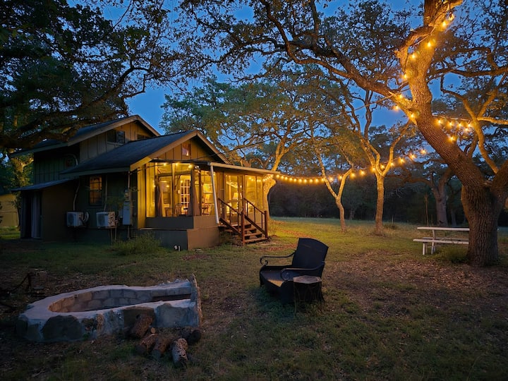 The Riverwood - A Hill Country Retreat! - Boerne, TX