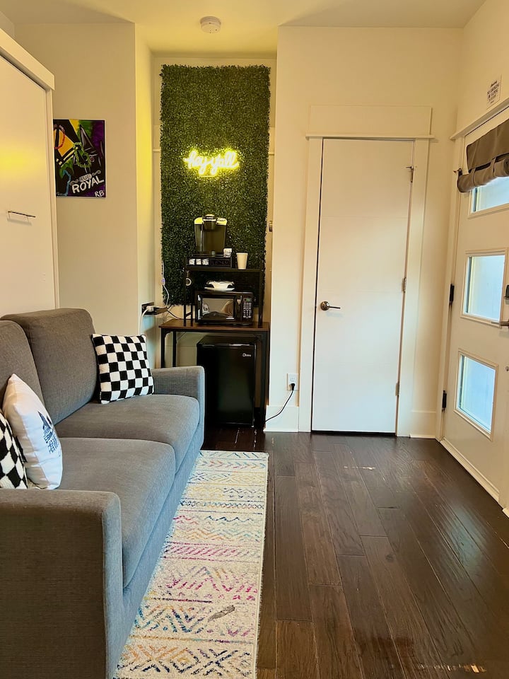 Cozy 1 Bedroom Guest Suite In Plaza! - Charlotte, NC