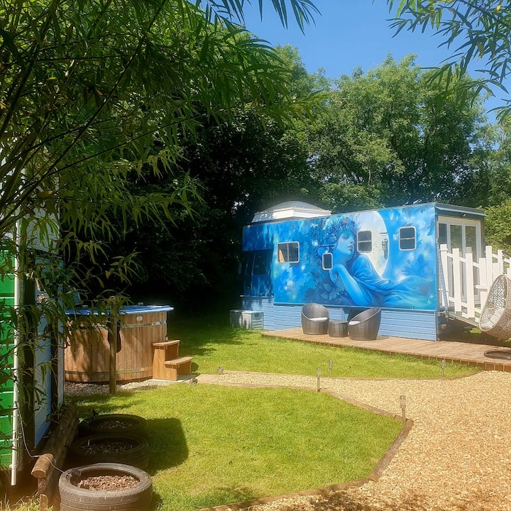 Safari Cornwall, Horse Lorry Conversion & Hot Tub - Port Isaac