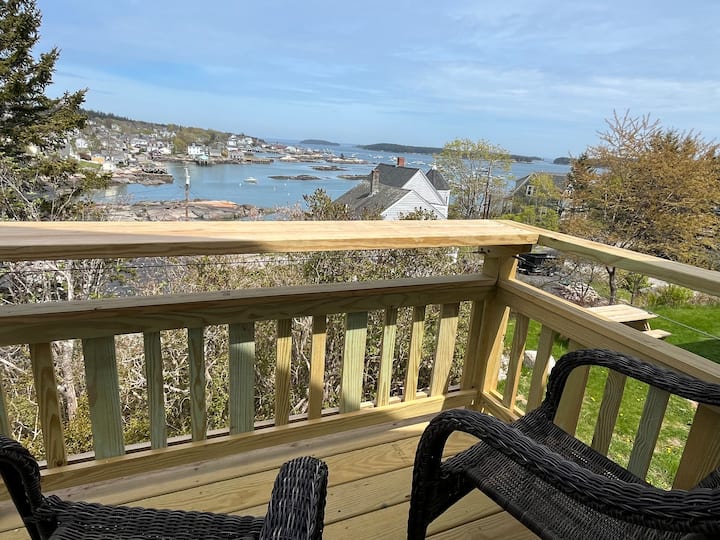 Sunrise Cottage Over The Harbor - Stonington, ME