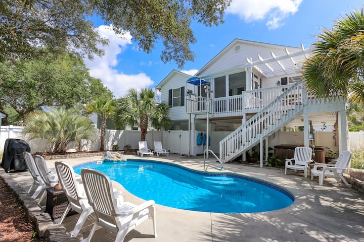 Making Waves-scenic Getaway- Heated Pool & Hot Tub - Oak Island, NC
