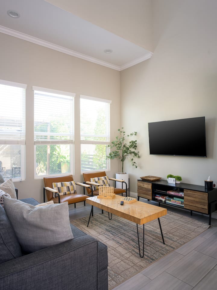 Cozy 3 Bed/2 Bath, 2 Car Attached Garage Sgv - Alhambra, CA