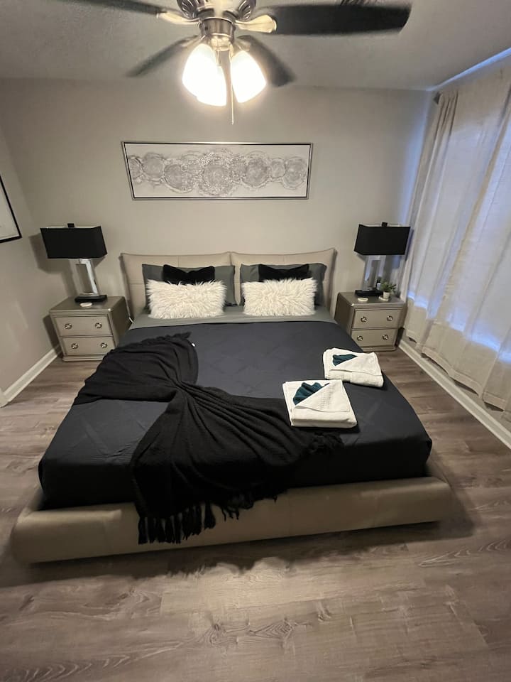 "Home Away From Home" For Traveling Professionals - Atlanta, GA