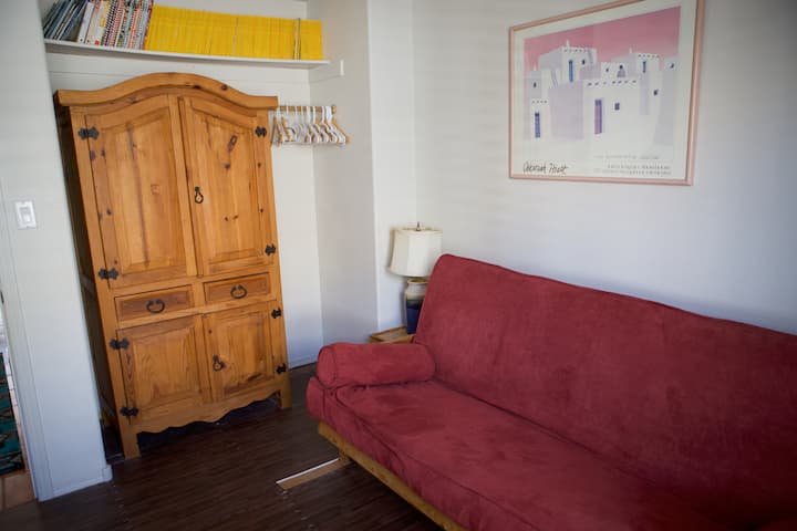 Private Bedrm, Office & Bath | Fast Wi-fi, Trails - Corrales, NM