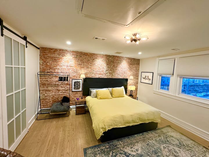 Spacious Modern 1 Br Apt On Park, Close To Penn - Philadelphia County, PA