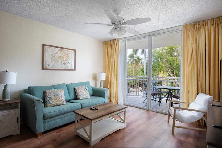 Sunrise 103-2br/2ba Condo Near Beaches With Pool, Parking, Balcony - Key West, FL