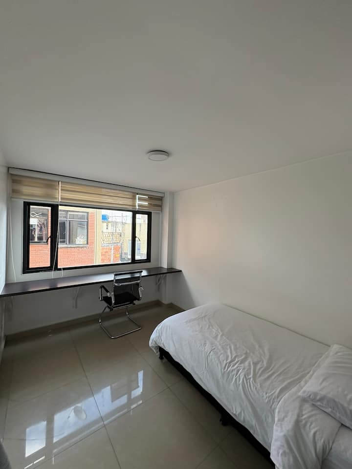 Habitación Tipo Hotel Doble Acogedora Baño Privado - Bogota