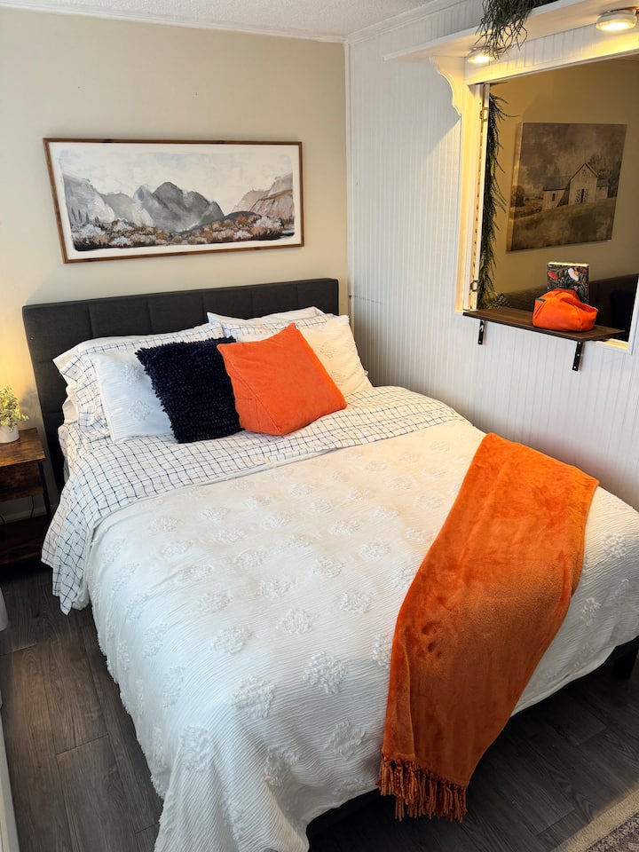 Newly Updated 1 Bedroom Condo Near Utk (New Wifi) - ノックスビル, TN