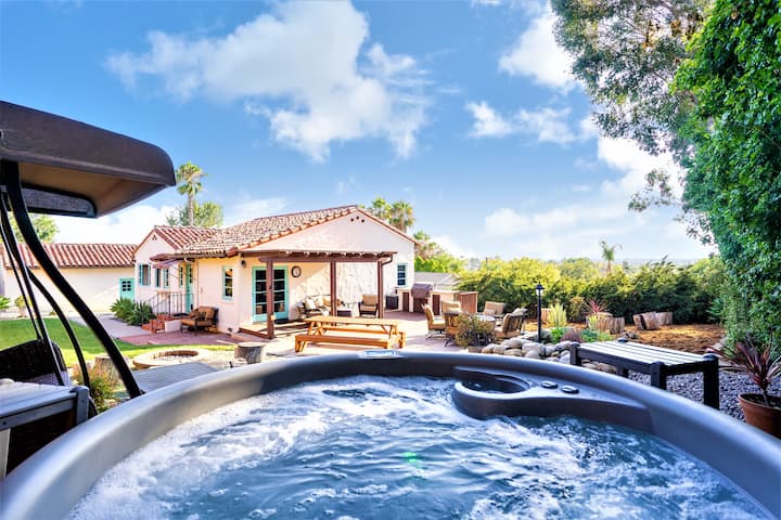 Gorgeous Home | Spa | 15 Min Downtown - 라 메사